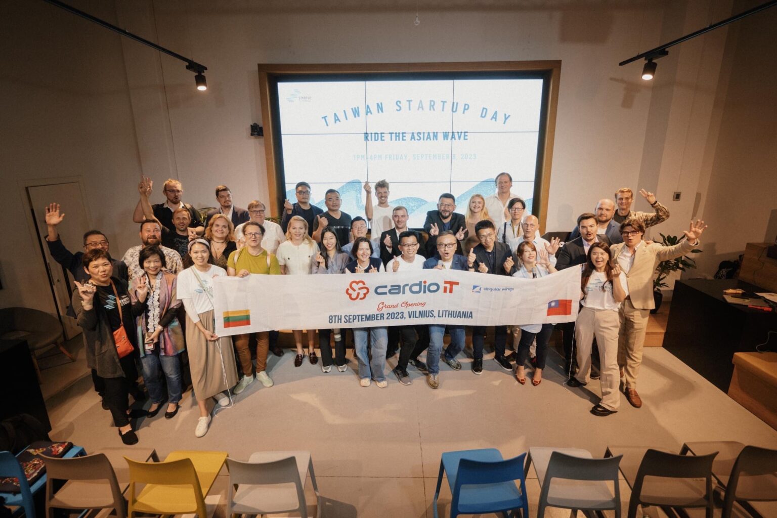 Singular Wings Medical – BEATINFO ECG Sensor, BEATINFO Health App ...